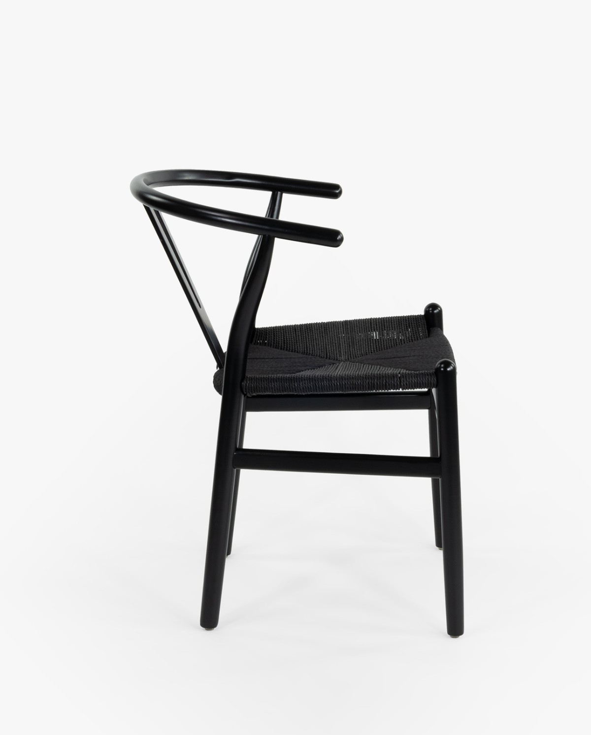 Silla de comedor Stolk de madera de haya y ratán negro