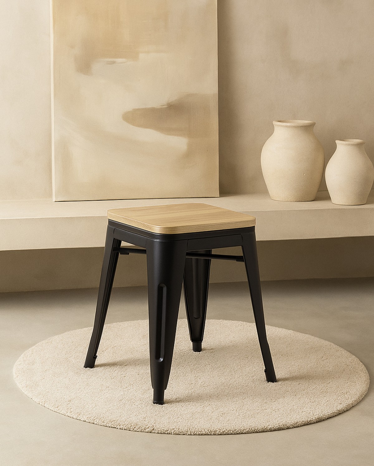 Tabouret bas Oliix en métal et bois avec finition mate - Noir